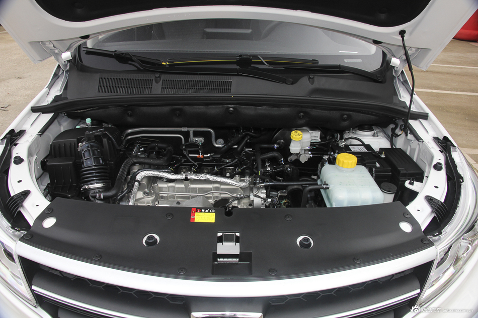 【宝骏2019款宝骏730 1.5T手动时尚型7座国V】报价_参数_图片 – 新浪汽车