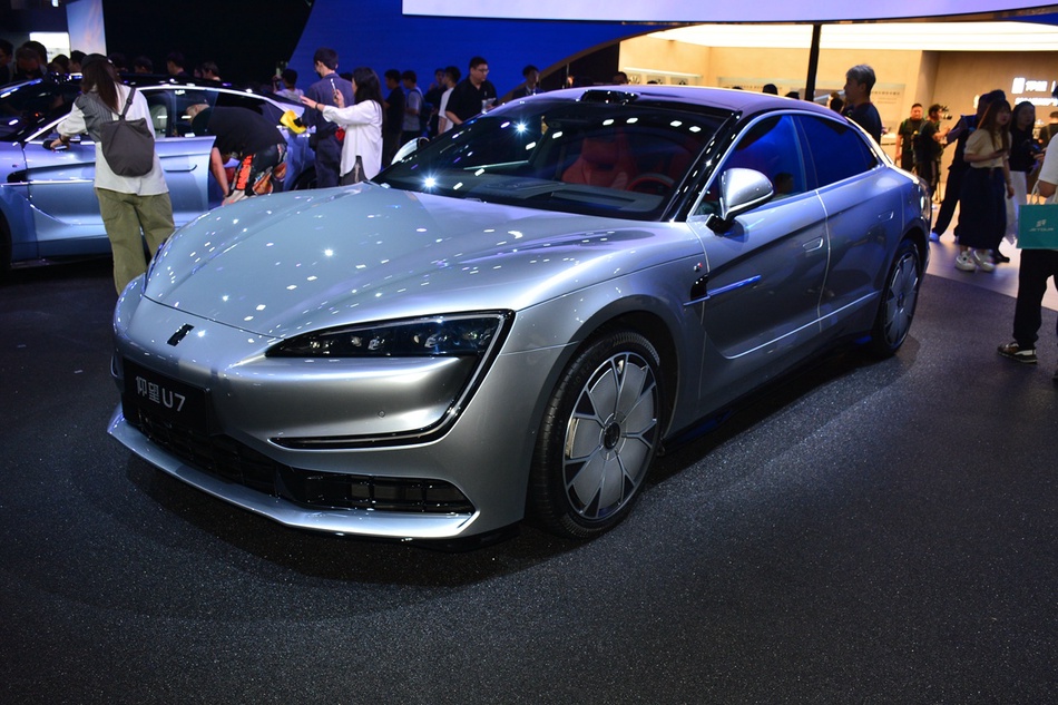 【仰望2025款仰望U7 PHEV 五座版】报价_参数_图片 – 新浪汽车